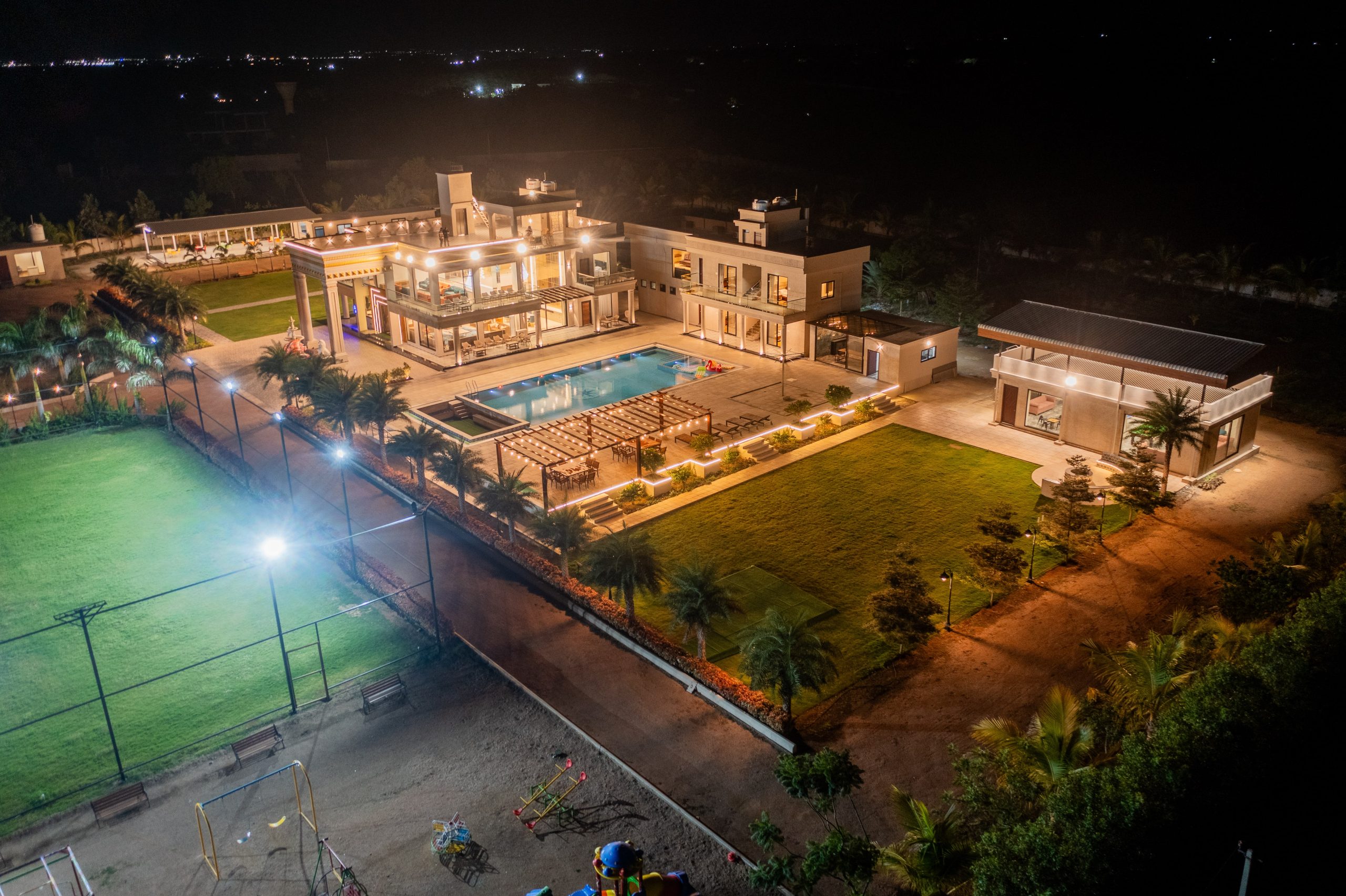 Discover the most luxurious farmhouse in Hyderabad.