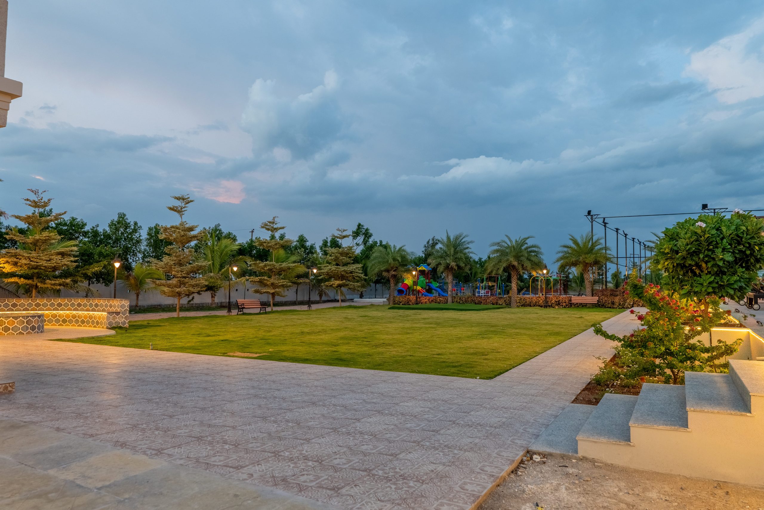 Discover the most luxurious farmhouse in Hyderabad.